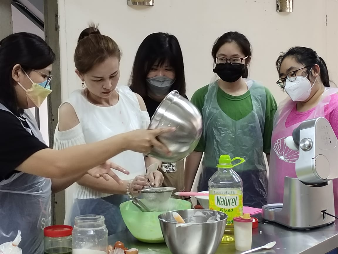 Our One Day Baking Class Begins - Tour Guide Course Malaysia